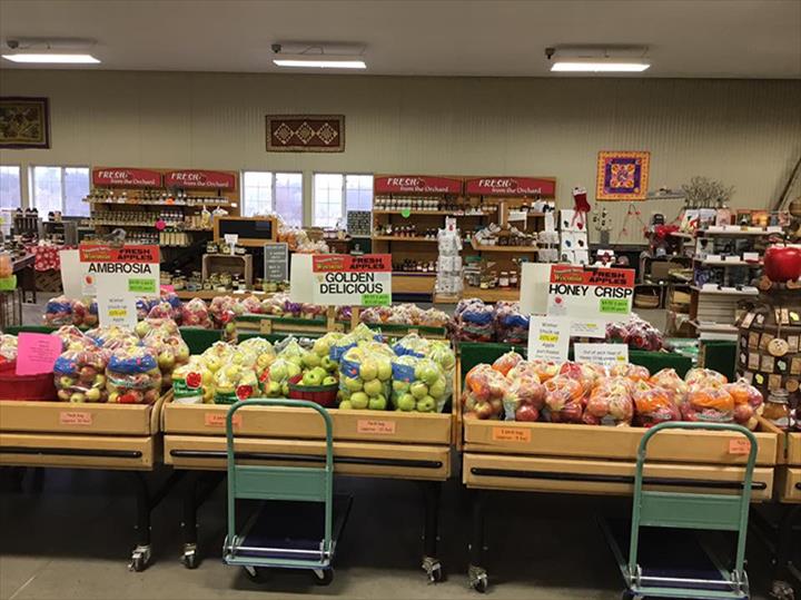 Oakwood Fruit Farm - Richland Center, WI